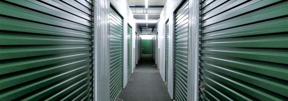 Le nettoyage et le rangement d’un garde-meuble